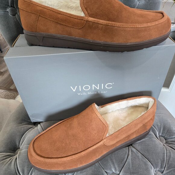 Vionic | Shoes | Mens Vionic Gustavo Slipper Size 2 | Poshmark